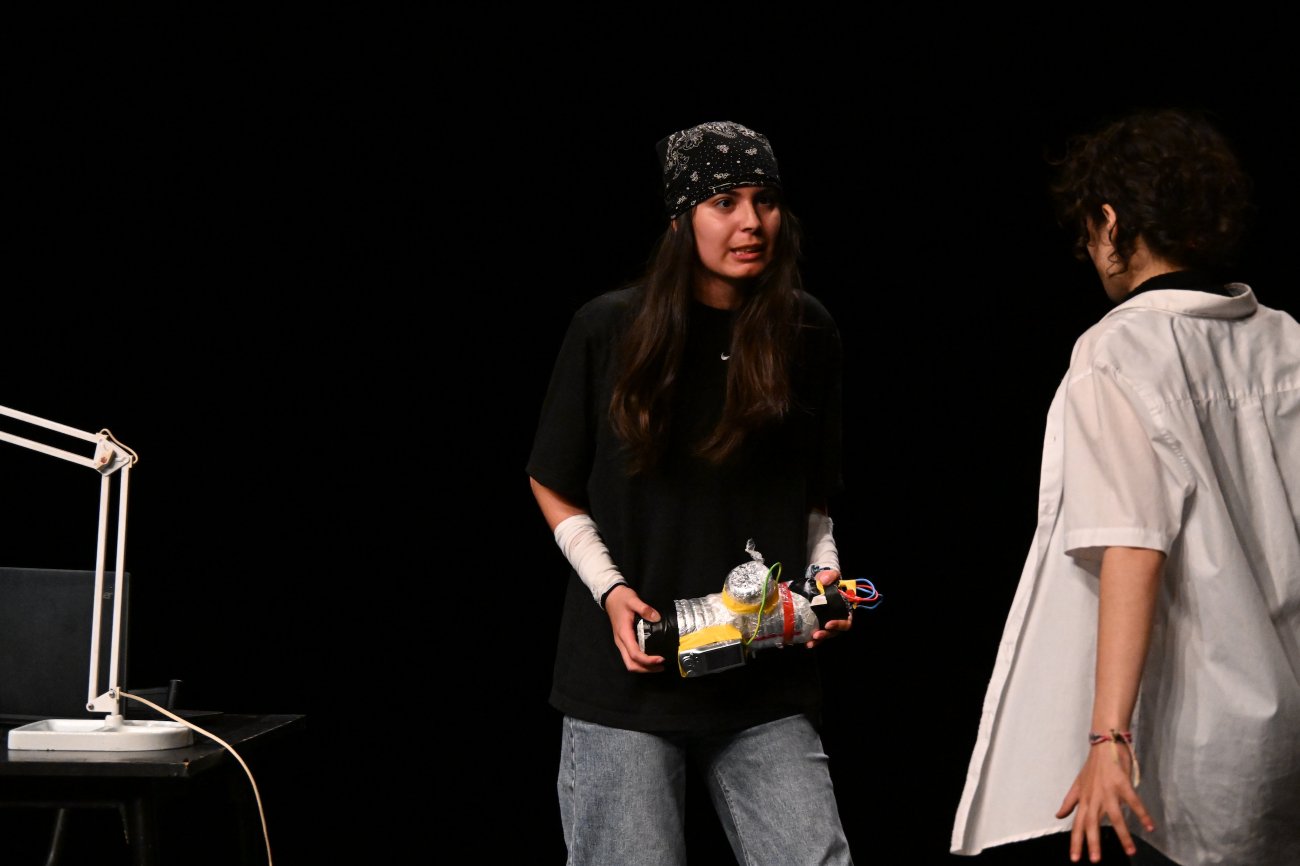 LE CREUSOT (lycée Léon Blum) : Les élèves de l'option théâtre ont réalisé une véritable ...